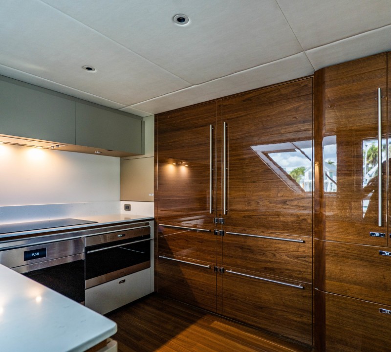 Yacht SPLASH, Princess X95 | CHARTERWORLD Luxury Superyacht Charters